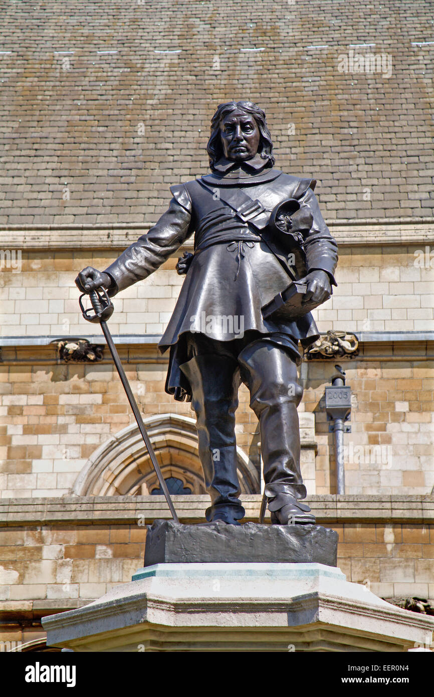 Cromwell memorial hi-res stock photography and images - Alamy