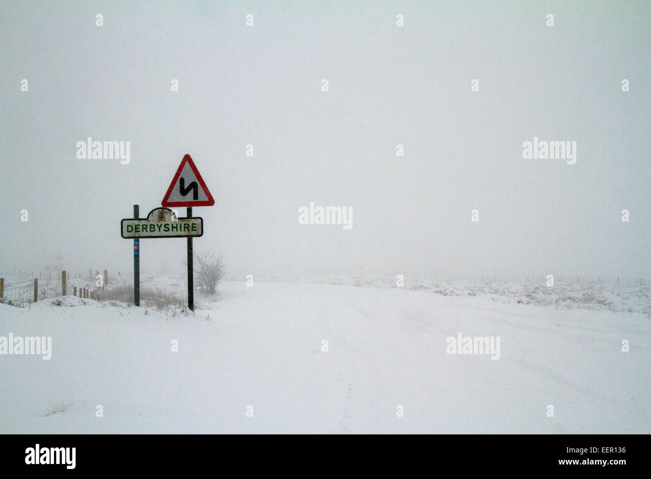 Sheffield, UK. 21st Jan, 2015. Heavy snow continues to fall in ...