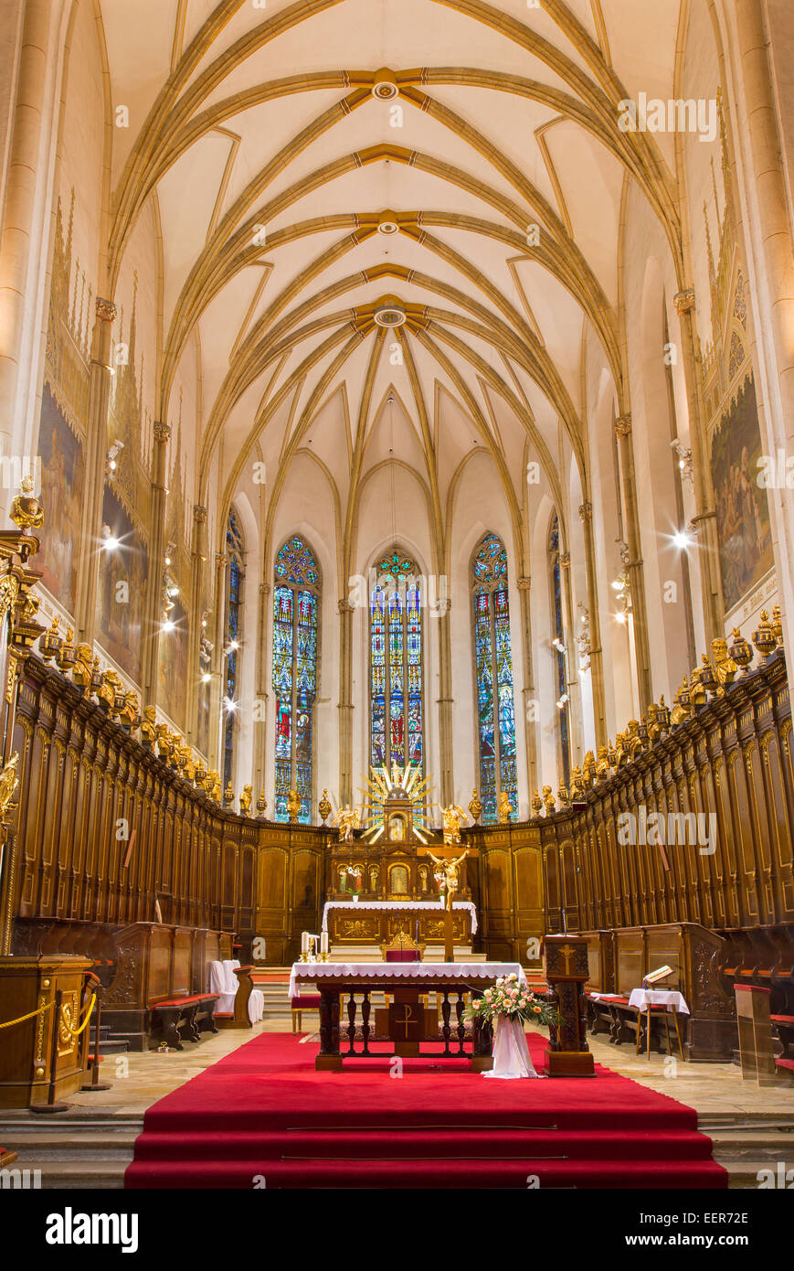 Saint nicholas church interior hi-res stock photography and images - Alamy