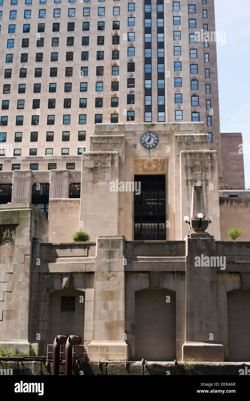 Chicago classic buildings riverside hi-res stock photography and images ...