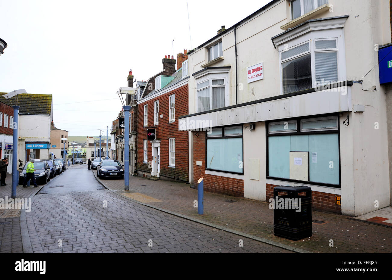 Run down high street hi-res stock photography and images - Alamy
