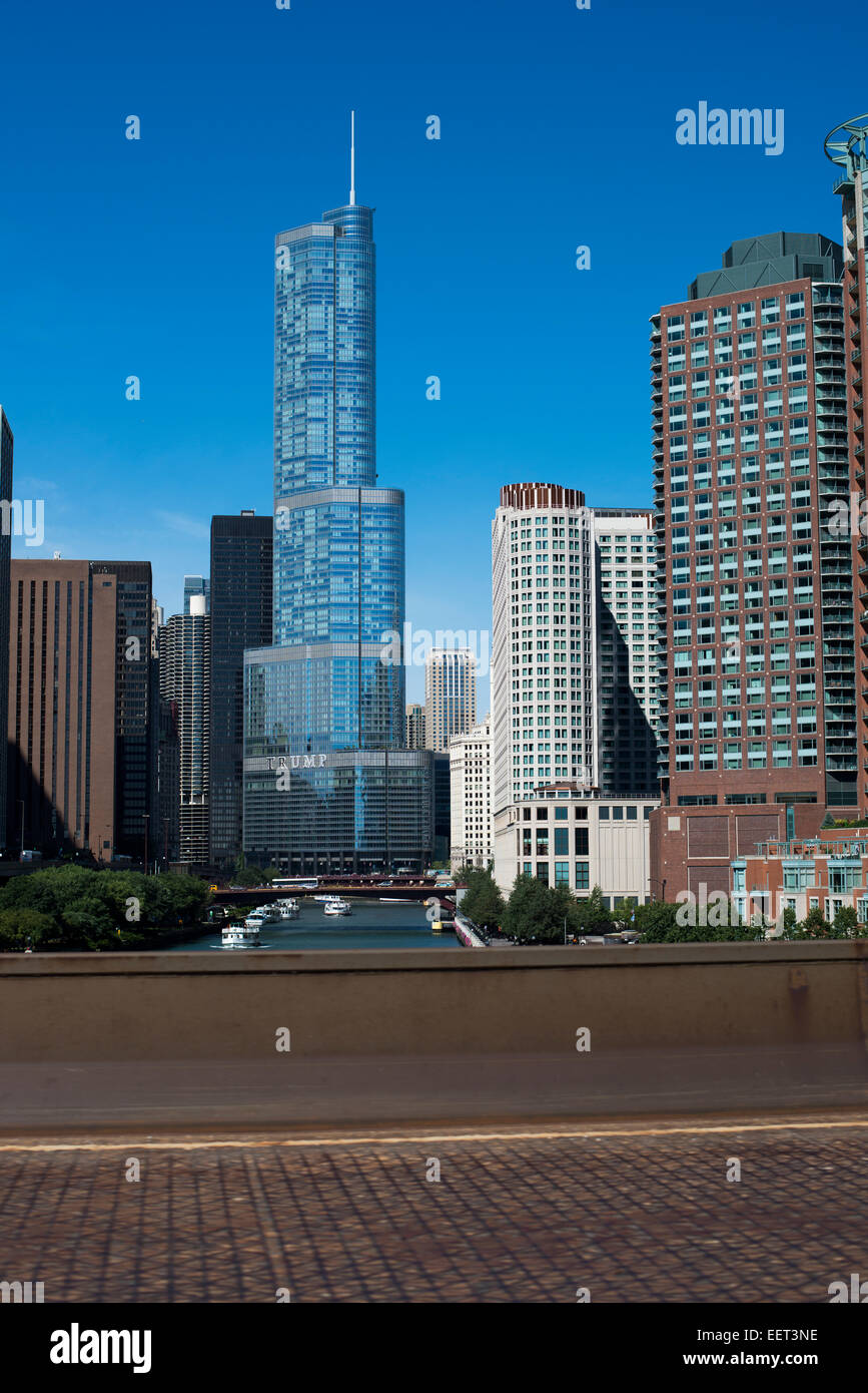 Chicago , classic and modern buildings Stock Photo - Alamy