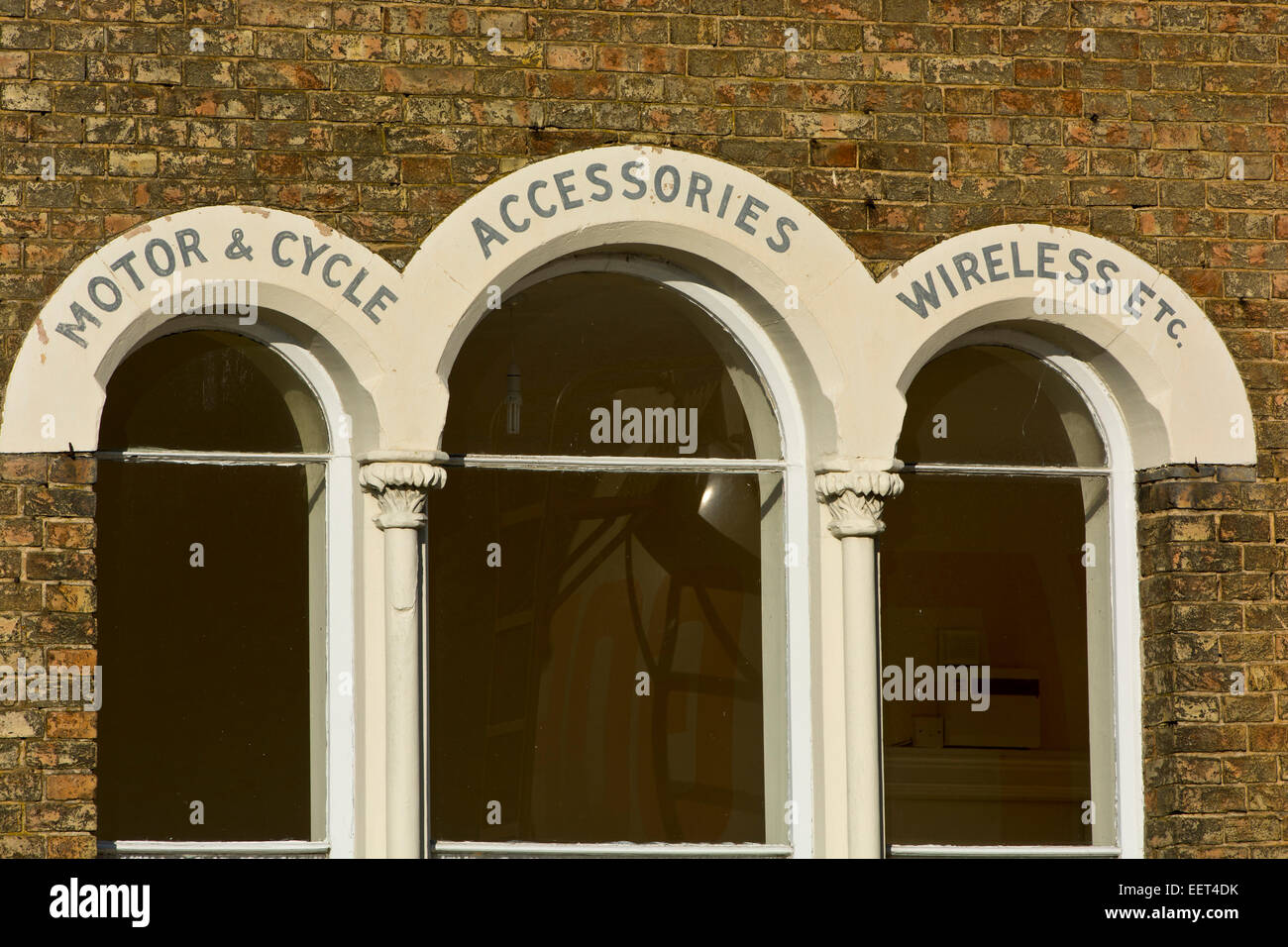 Old shop sign hi-res stock photography and images - Alamy