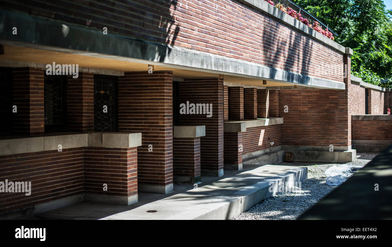 Chicago , classic and modern buildings ,The Robie Prairie House , Frank ...