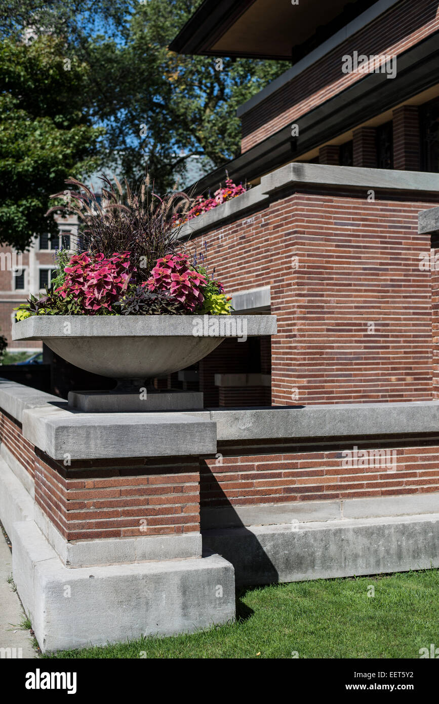 Chicago , classic and modern buildings ,The Robie Prairie House , Frank ...