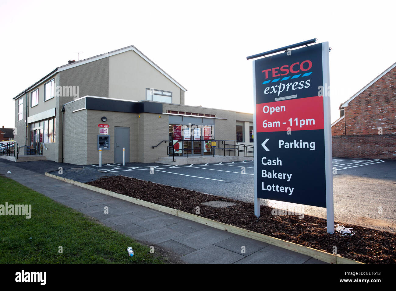 Tesco express hi-res stock photography and images - Alamy