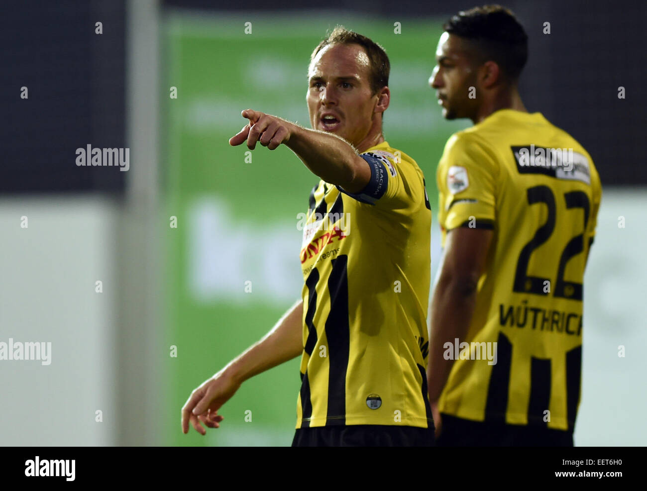 Players Steve van Bergen (L) and Gregory Wuethrich of BSC Young Boys ...