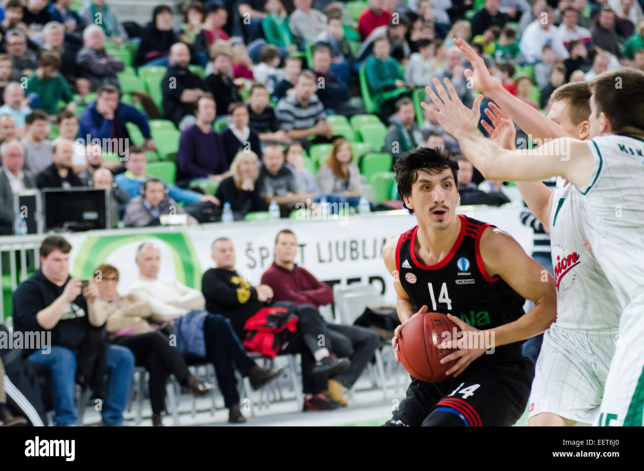 Nihad Dedovic (14) of FC Bayern Muenchen in action against players of ...