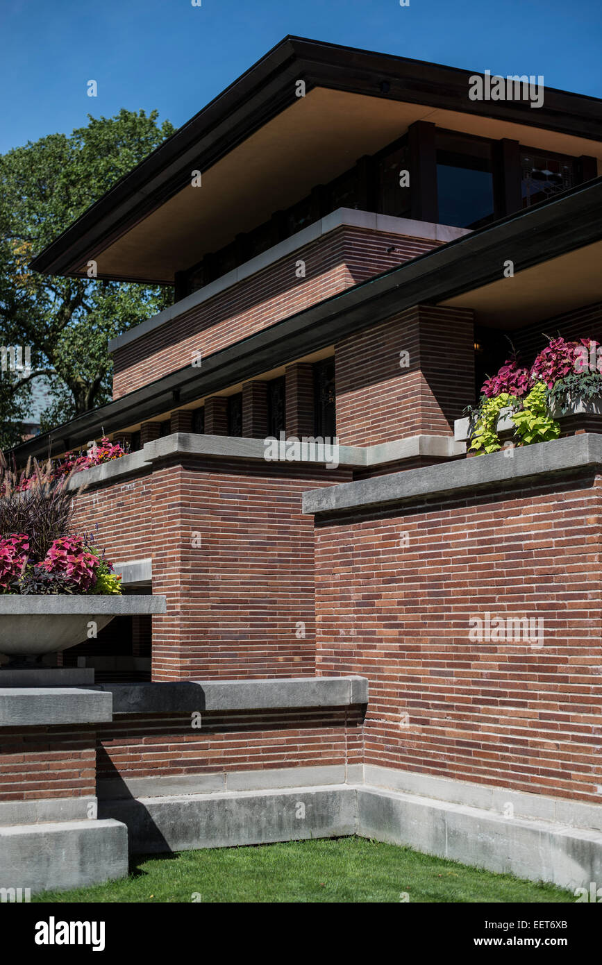 Chicago , classic and modern buildings ,The Robie Prairie House , Frank ...