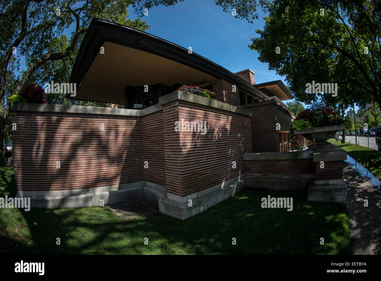 Chicago , classic and modern buildings ,The Robie Prairie House , Frank ...
