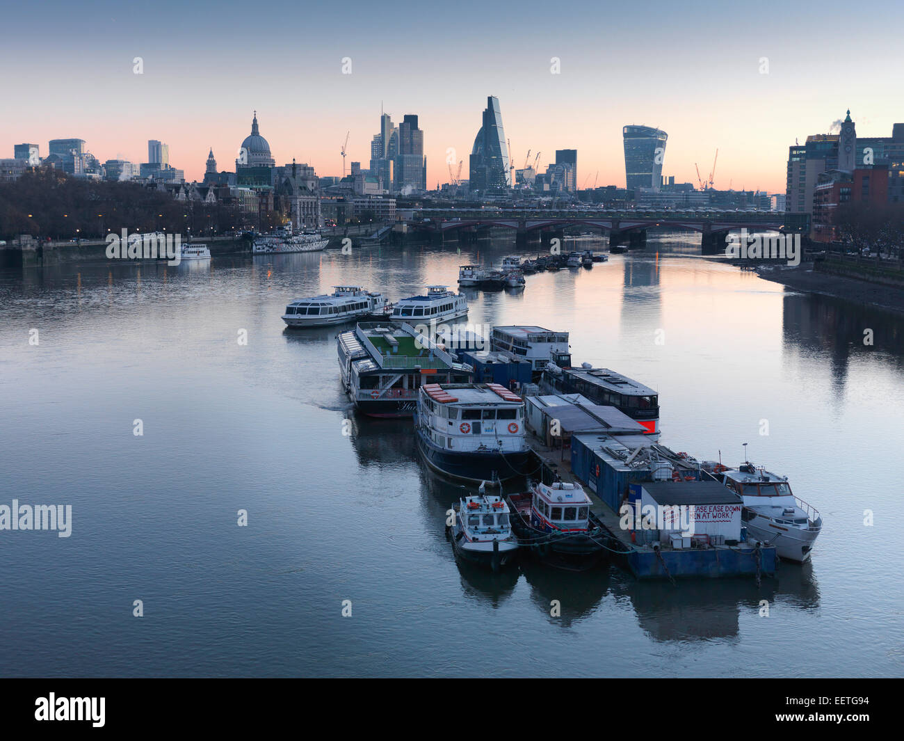 Waterloo and city line hi-res stock photography and images - Alamy