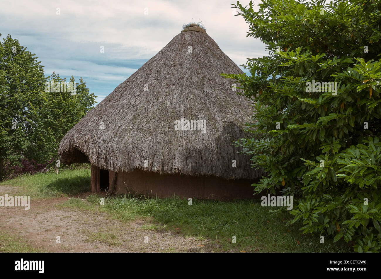 Bronze age huts hi-res stock photography and images - Alamy