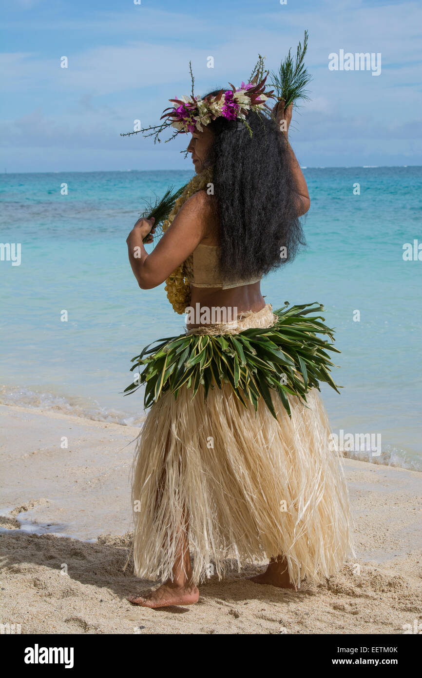 French Polynesia, Austral Islands, Raivavae. Polynesian welcome dance ...