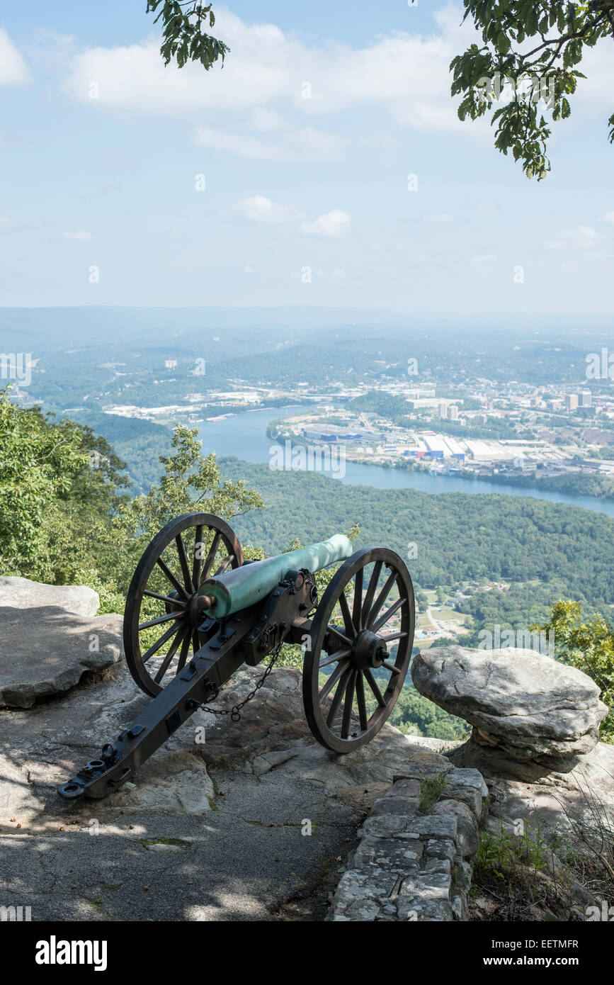 Moccasin Bend and the Chattanooga skyline from the mountain's famous ...