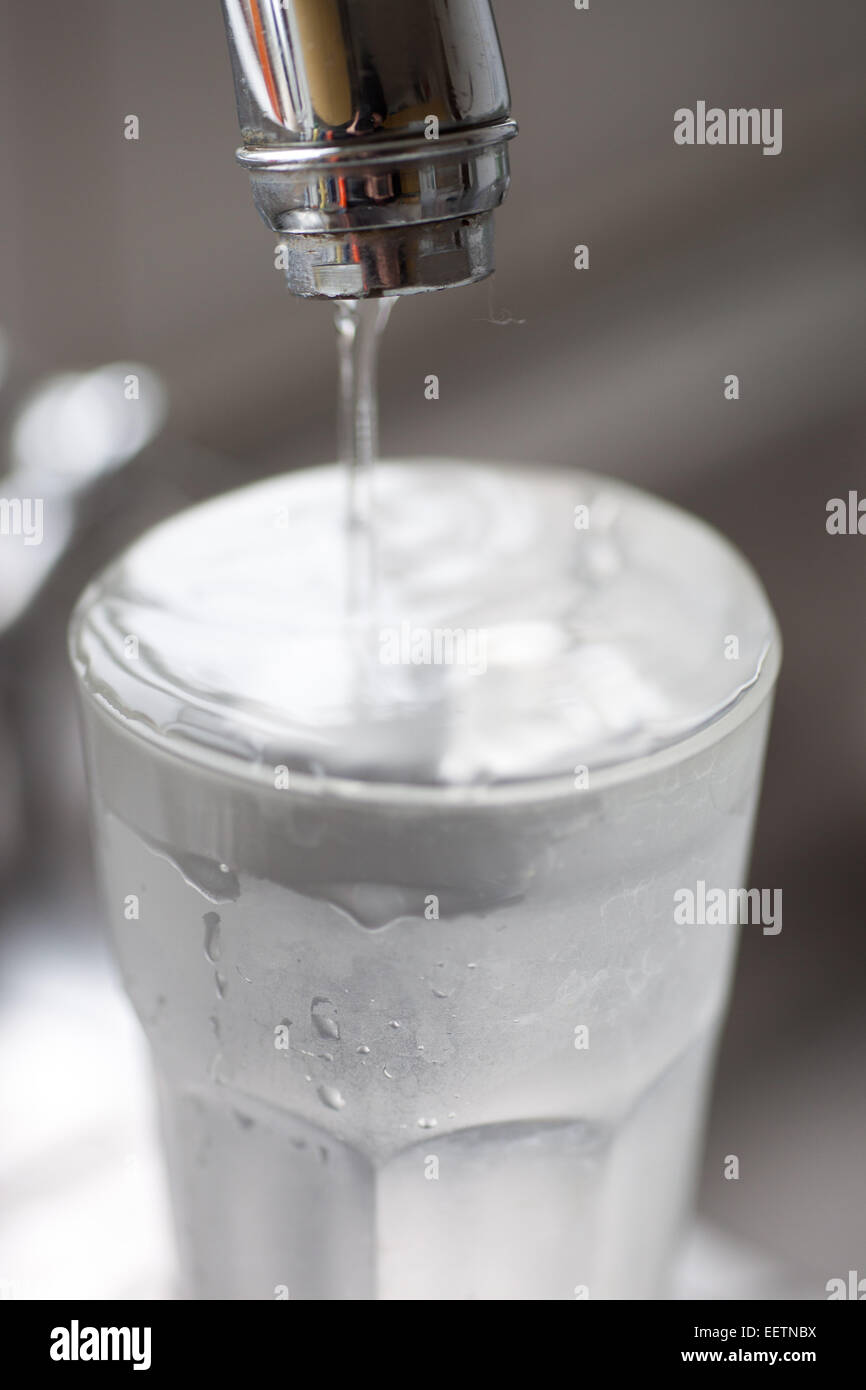 Water overflow sink hi-res stock photography and images - Alamy