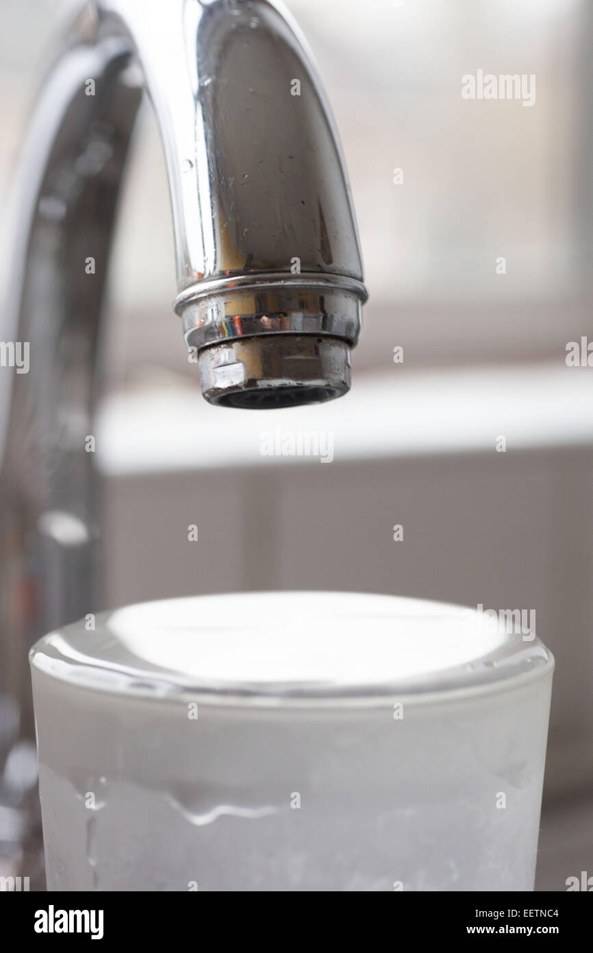 Water overflow sink hi-res stock photography and images - Alamy
