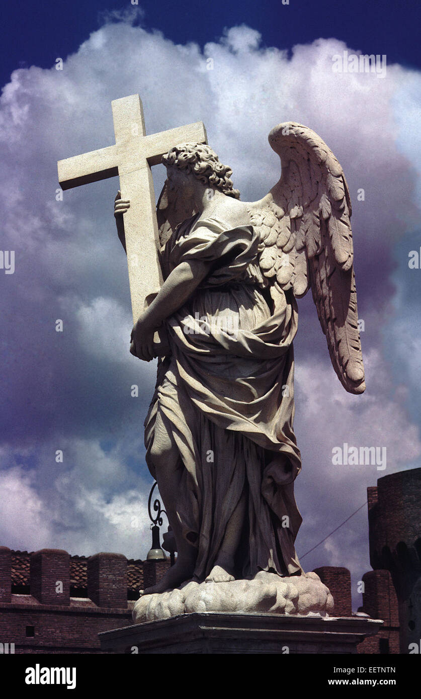 Italian angel sculpture hi-res stock photography and images - Alamy