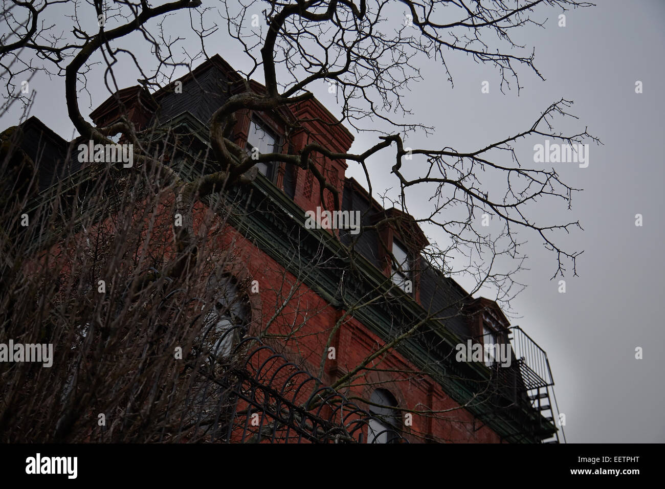 Abandoned victorian house hi-res stock photography and images - Alamy