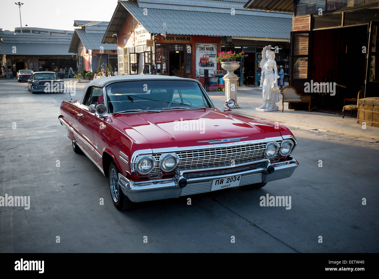 Talat rot fai night market hi-res stock photography and images - Alamy
