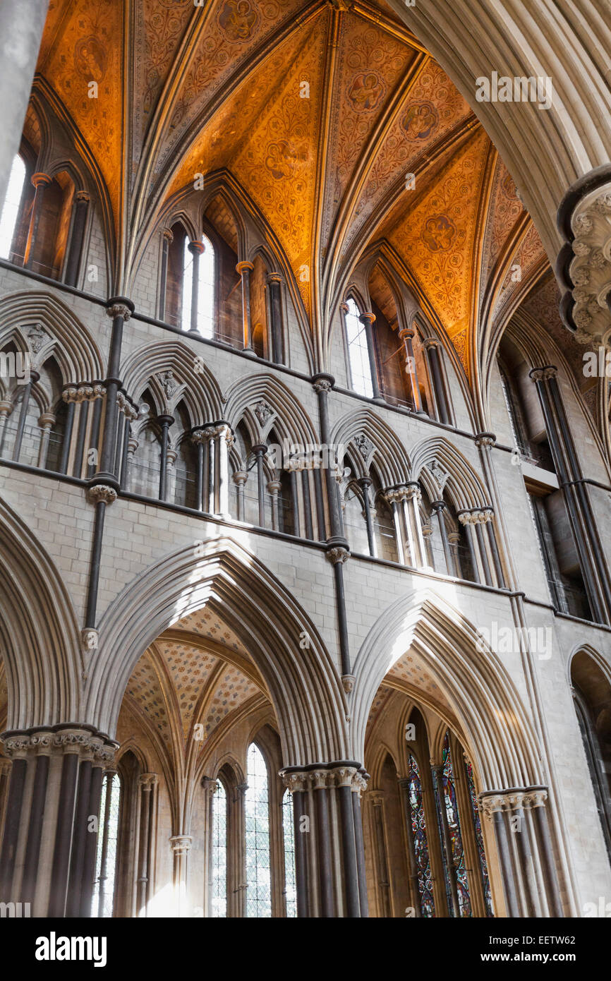 Interior of Worcester Cathedral Stock Photo - Alamy
