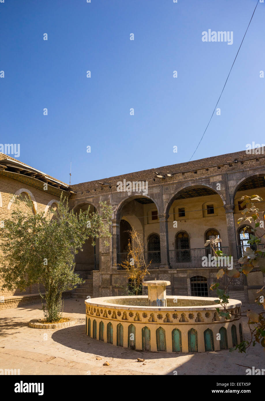 Fountain In The Courtyard Of An Old House Inside The Citadel, Erbil ...