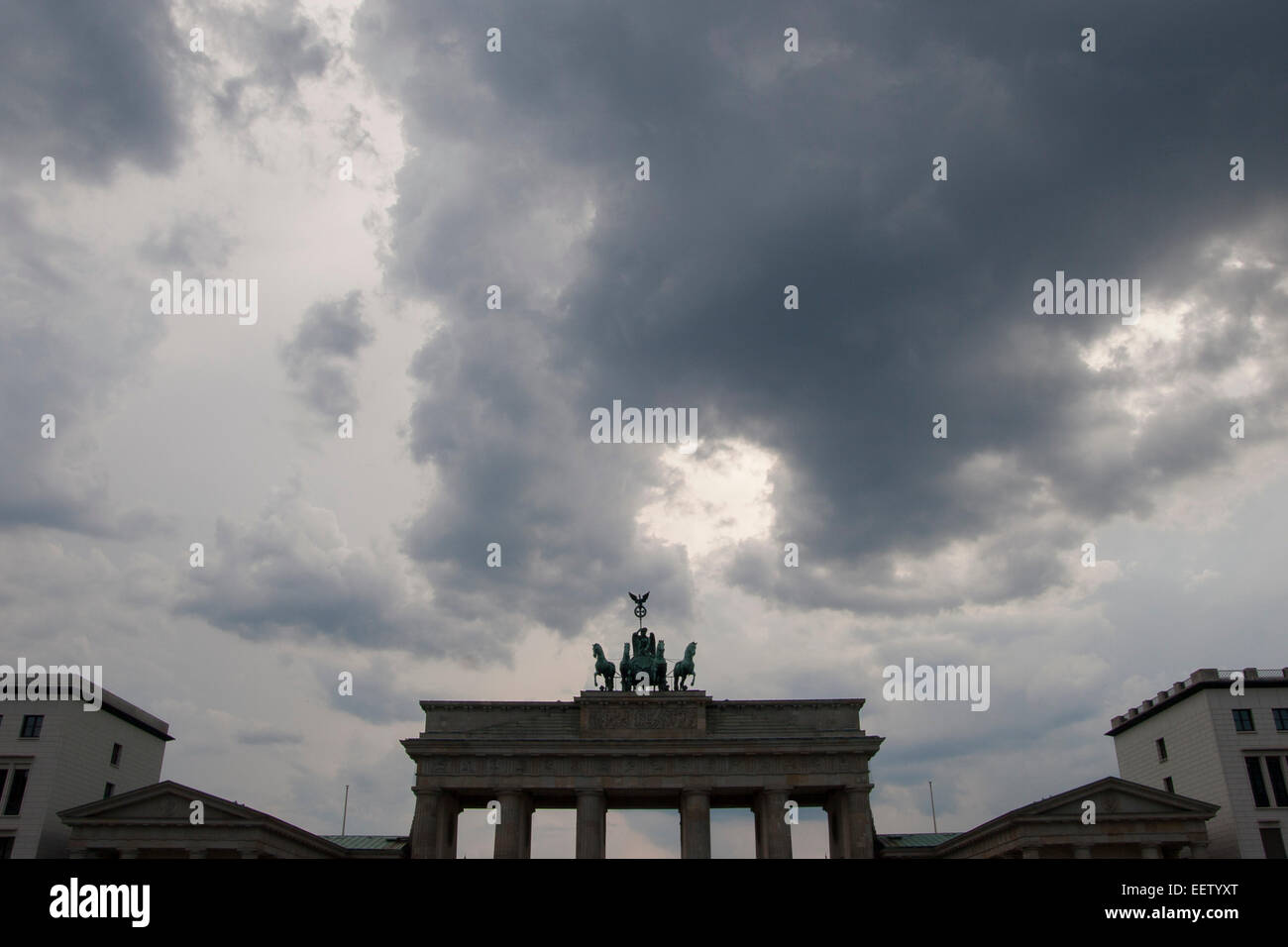 Gate in berlin hi-res stock photography and images - Alamy