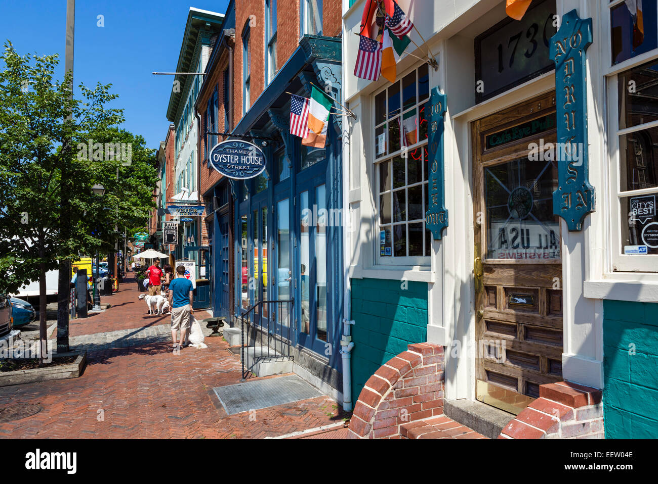 Shops, bars and restaurants on Thames Street in the historic Fell's ...