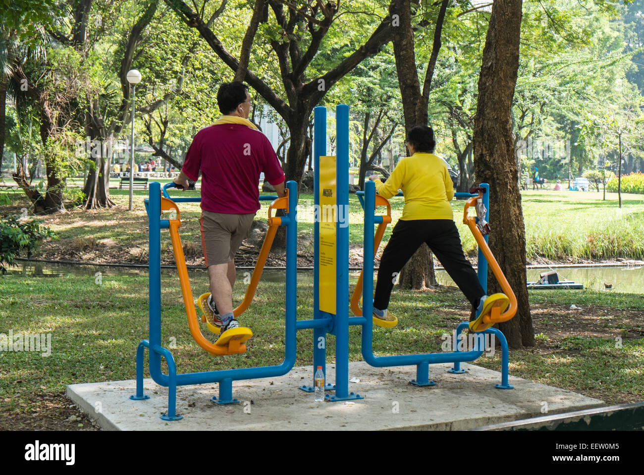 Chinese park exercise equipment hi-res stock photography and images - Alamy