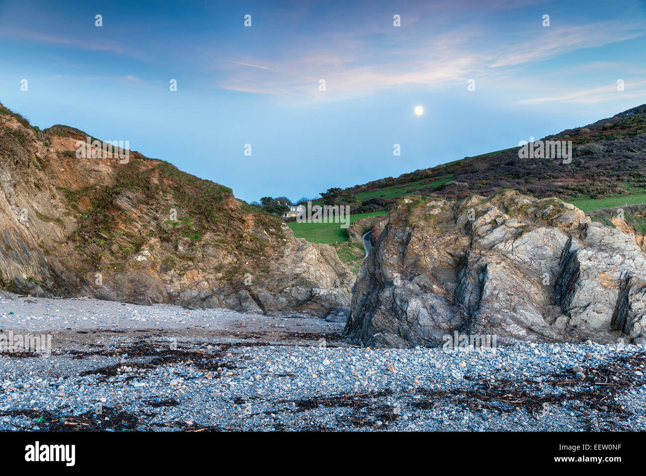 Cornwall cottage cliff hi-res stock photography and images - Alamy