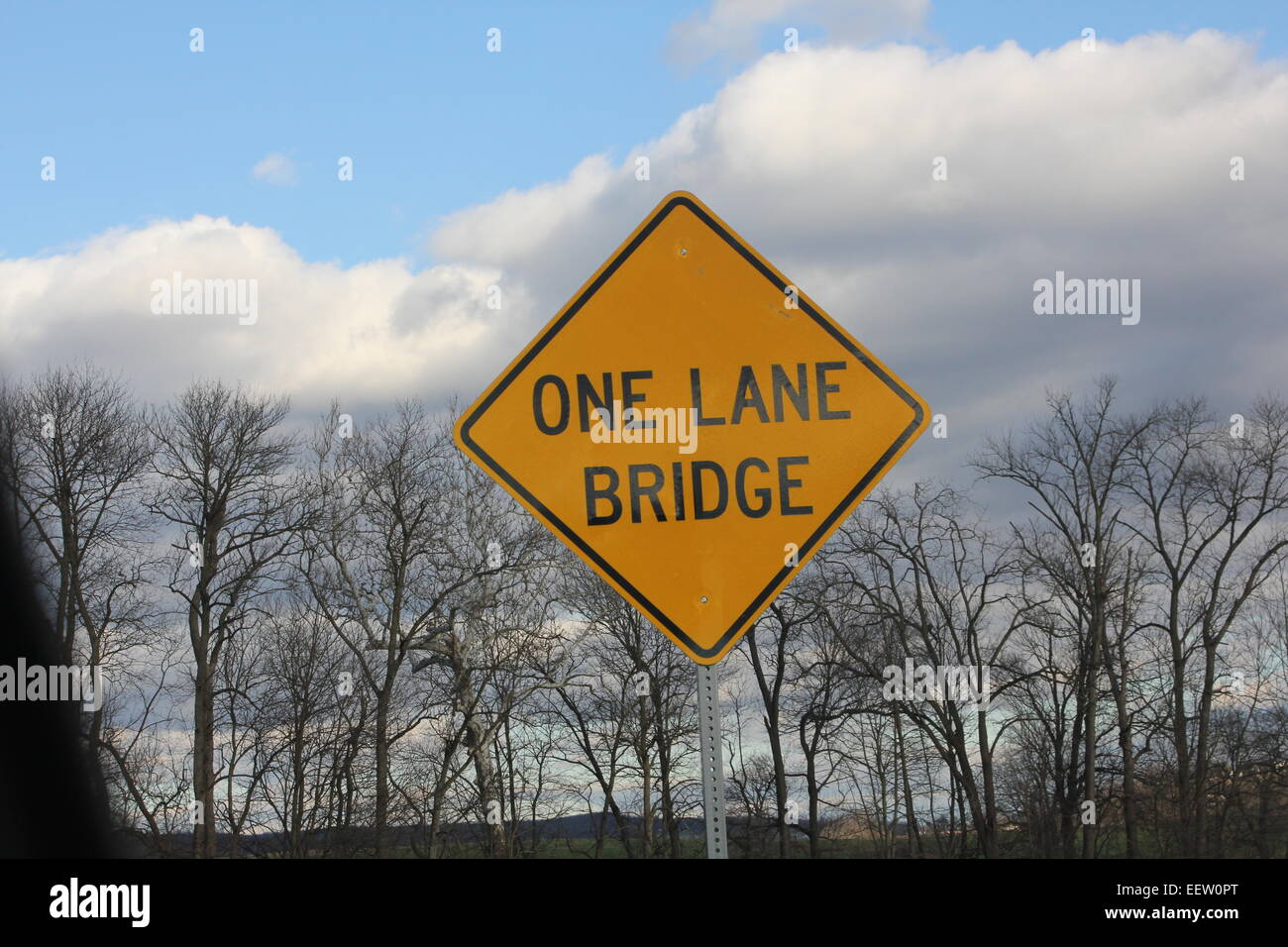 One lane bridge sign hi-res stock photography and images - Alamy