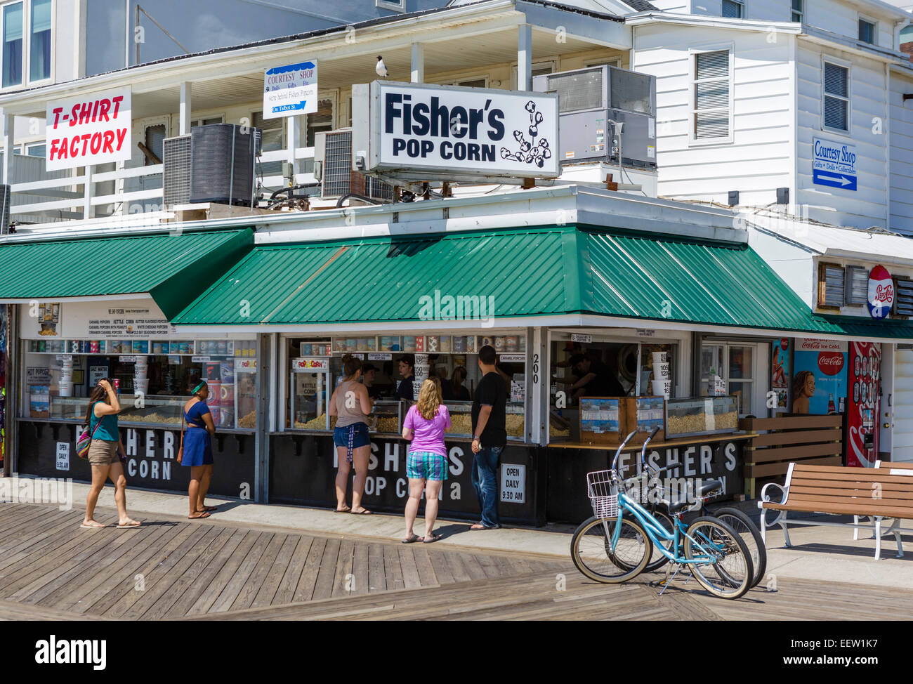Boardwalk food stand hi-res stock photography and images - Alamy