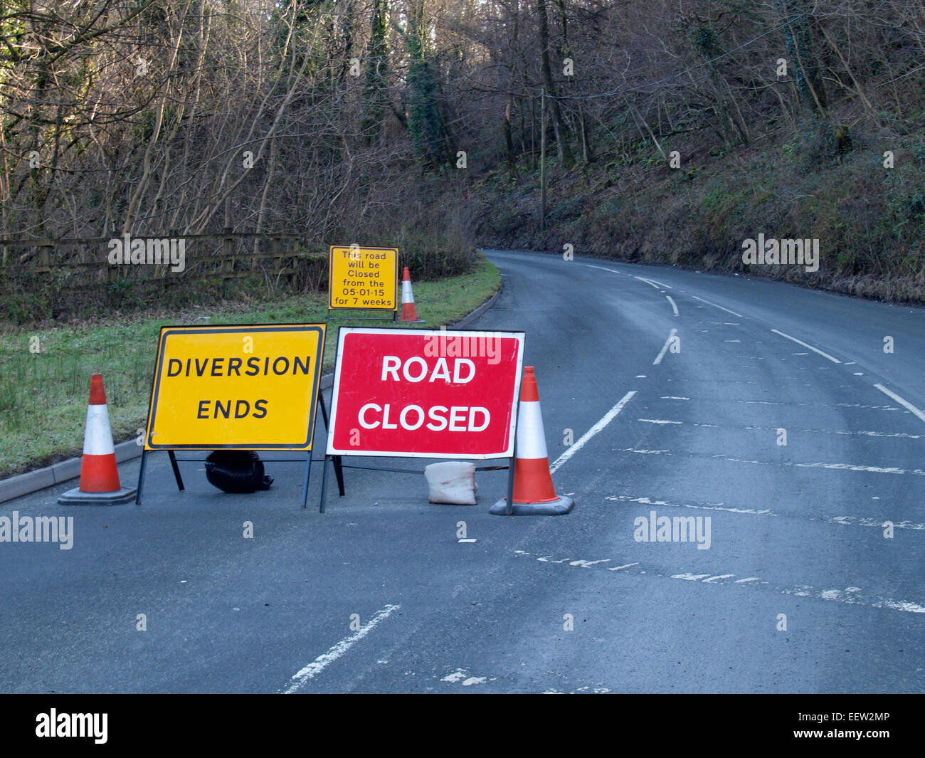 Road closed and diversion ends signs, UK Stock Photo - Alamy