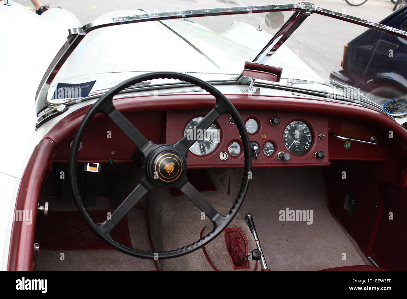 Jaguar xk 140 interior hi-res stock photography and images - Alamy
