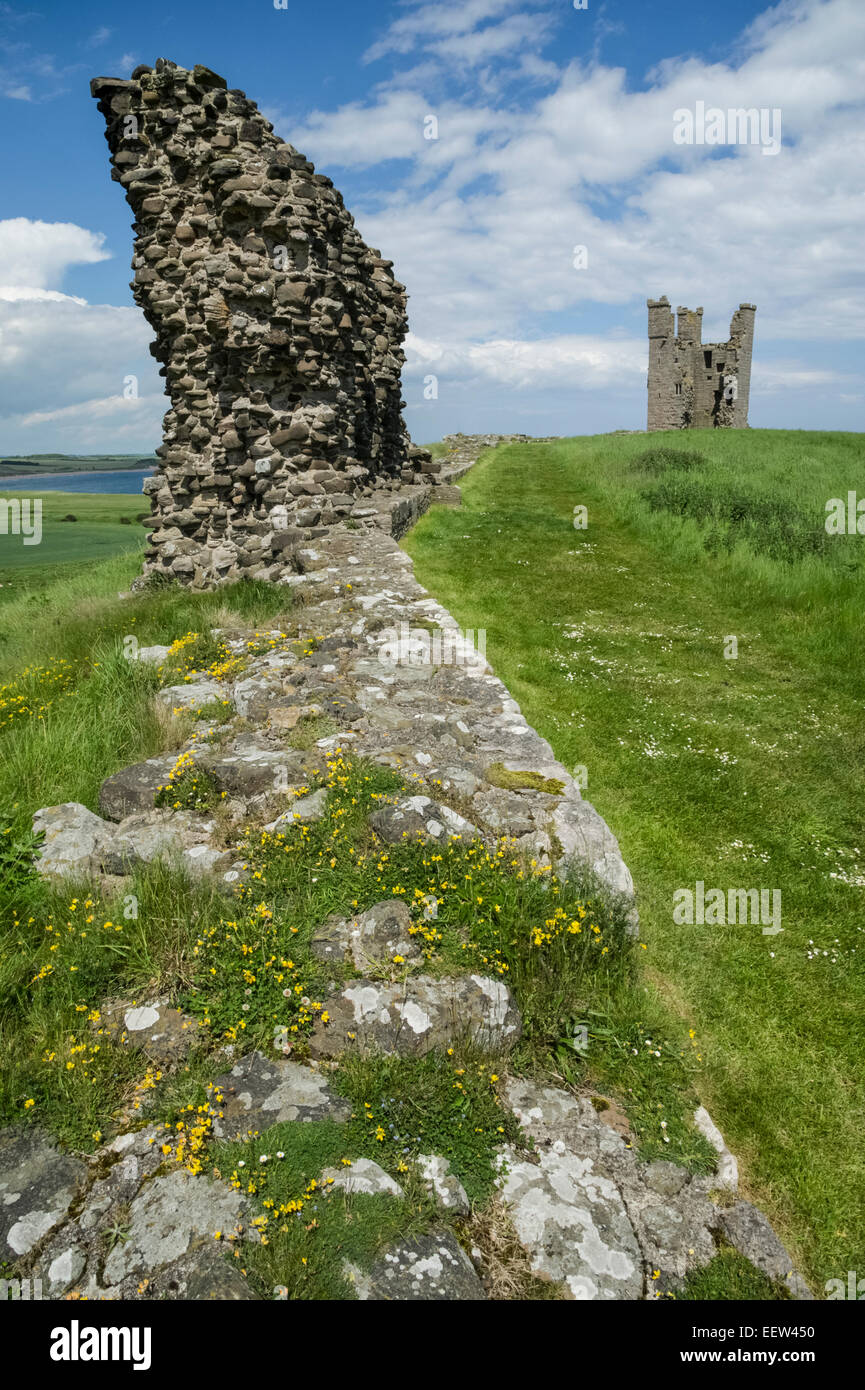 Ruins of Dunstanburgh Castle, Northumberland Stock Photo - Alamy