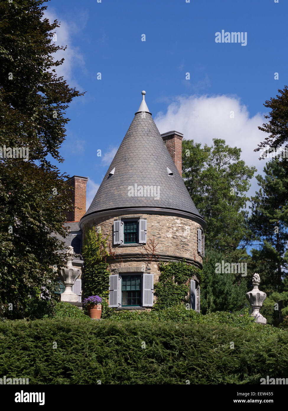 Round brick tower hi-res stock photography and images - Alamy