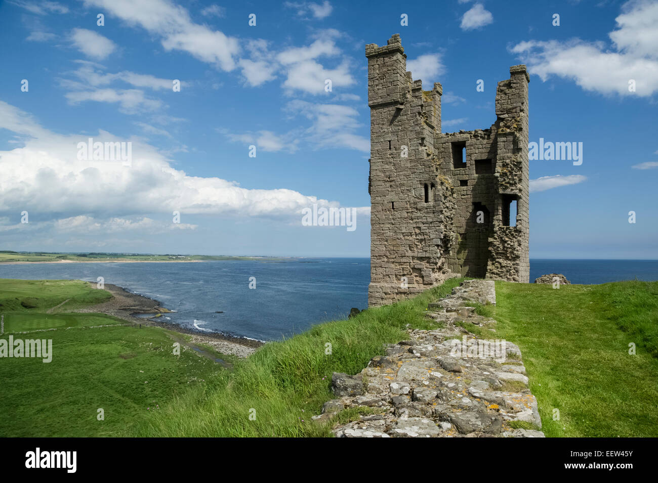 Ruins of Dunstanburgh Castle, Northumberland Stock Photo - Alamy