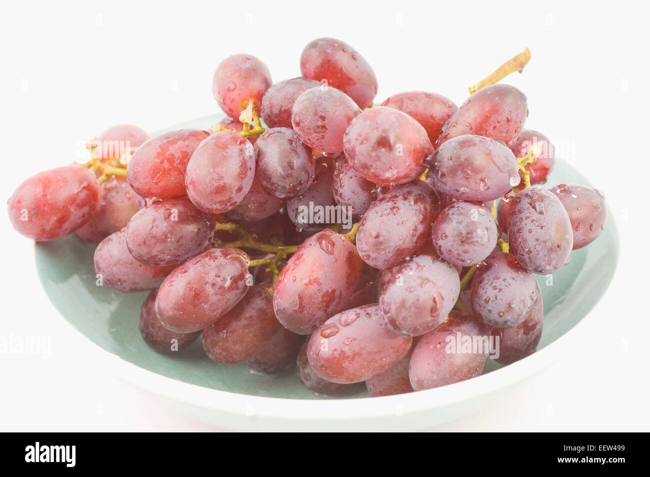 Bowl of red grapes Stock Photo - Alamy