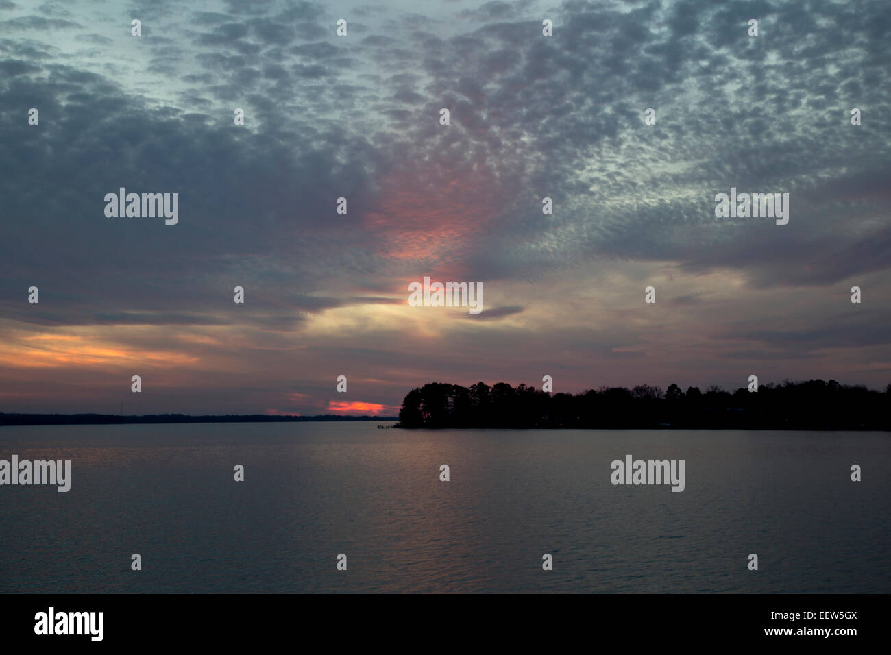 Lake Murray, Columbia, South Carolina, USA. 20th Jan, 2015. sun set at ...