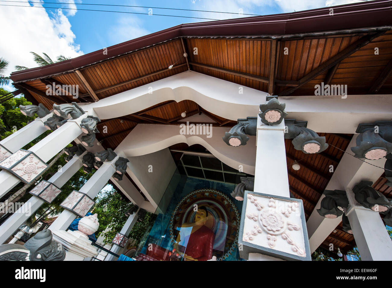 Sri Vijayarama Viharaya, a Buddhist temple, in Chilaw, Sri Lanka Stock ...