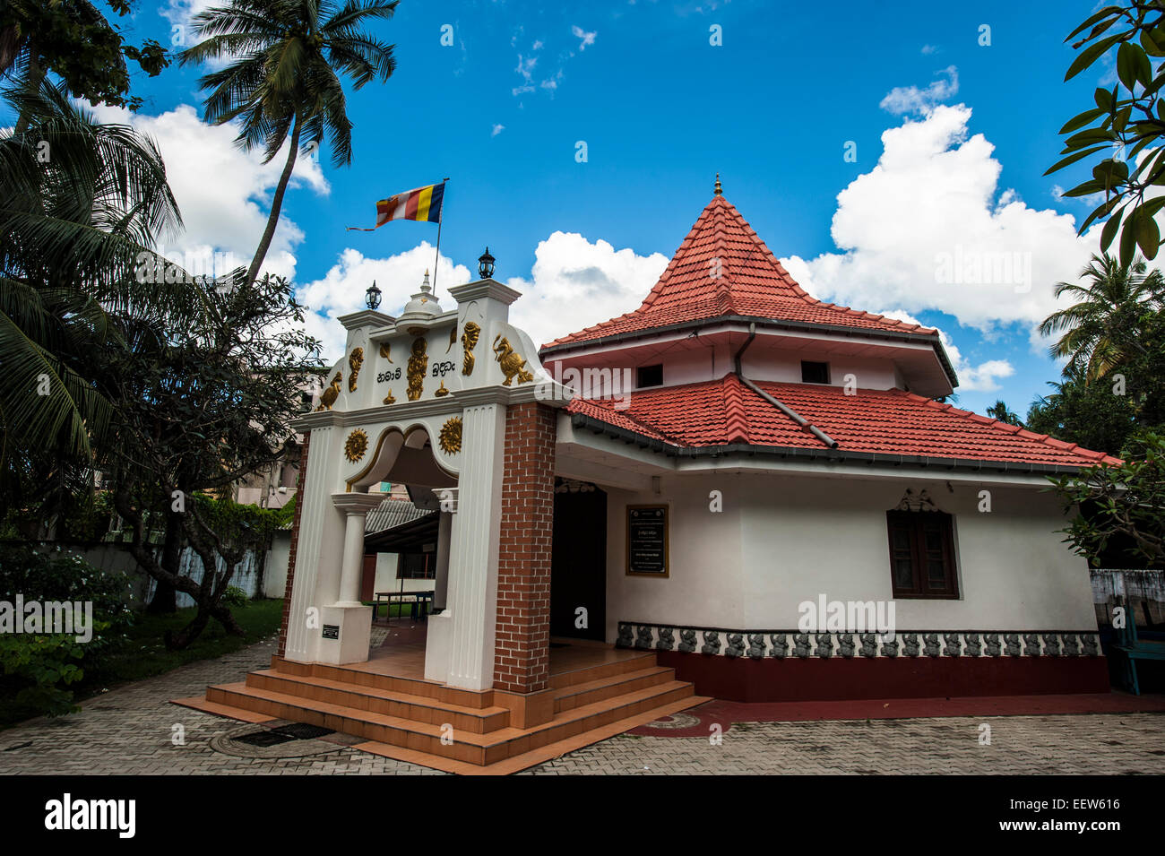 Sri Vijayarama Viharaya, a Buddhist temple, in Chilaw, Sri Lanka Stock ...