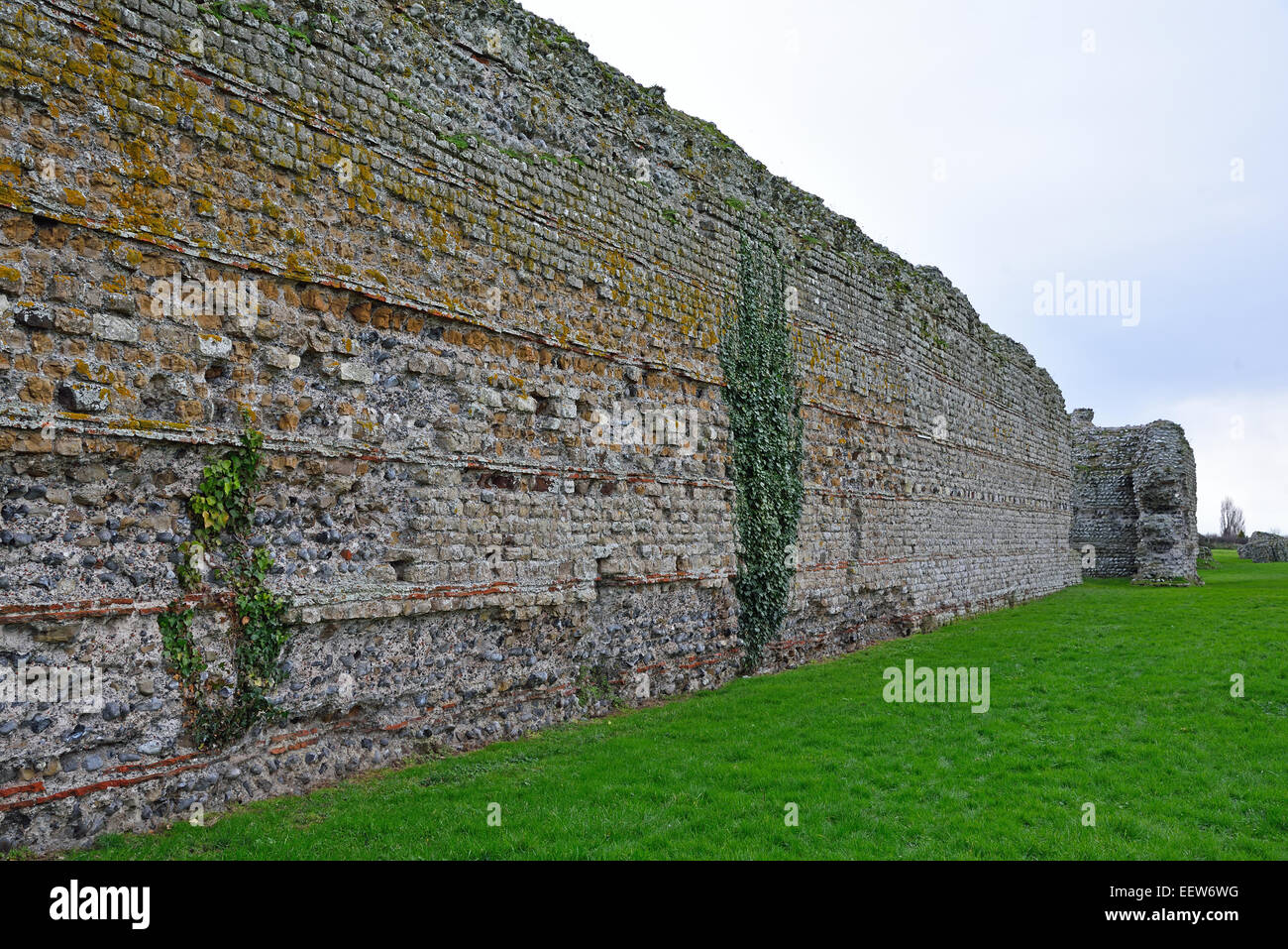 High Walls at Richborough Roman Fort, Kent, UK Stock Photo - Alamy