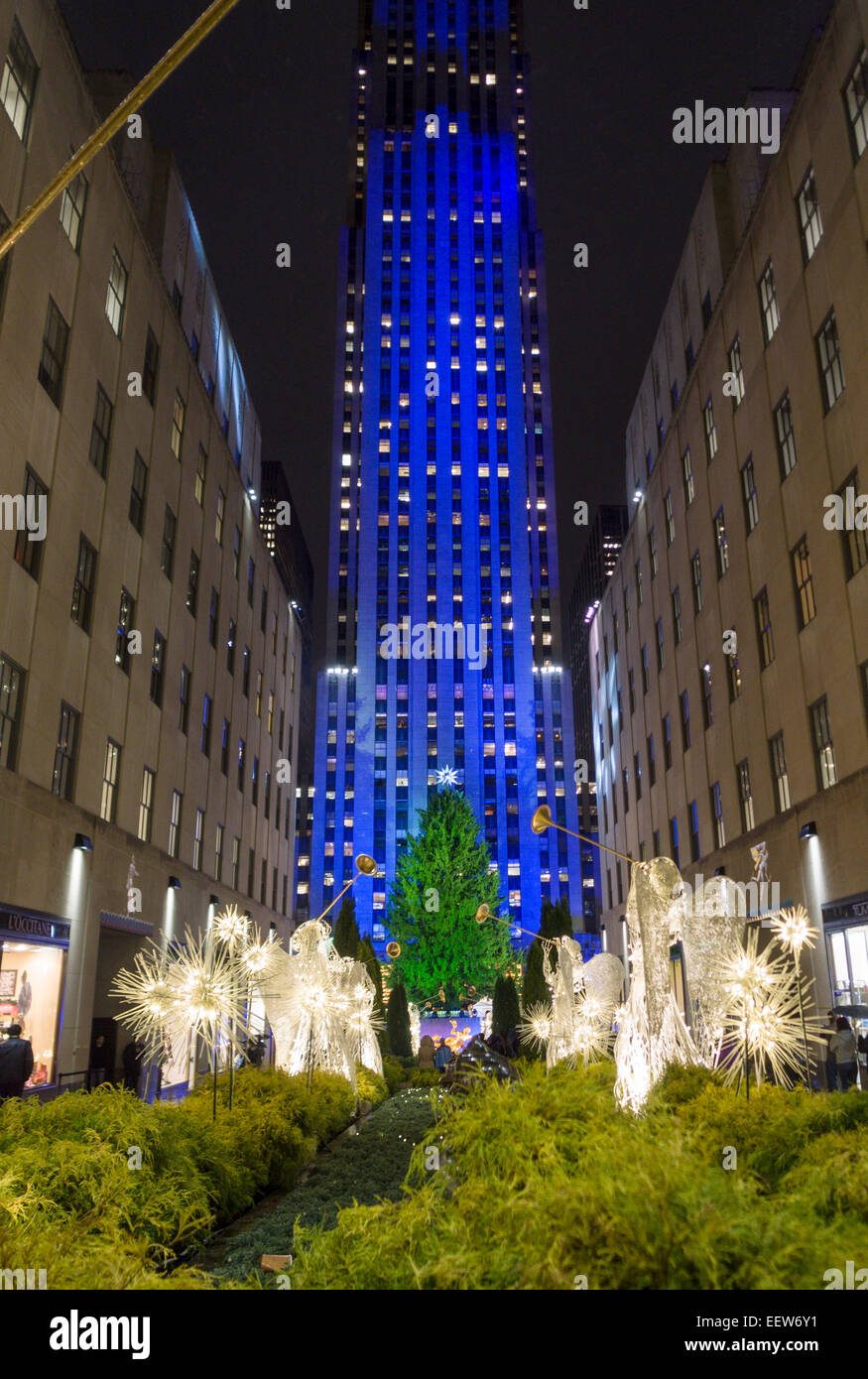 Angels rockefeller center hi-res stock photography and images - Alamy