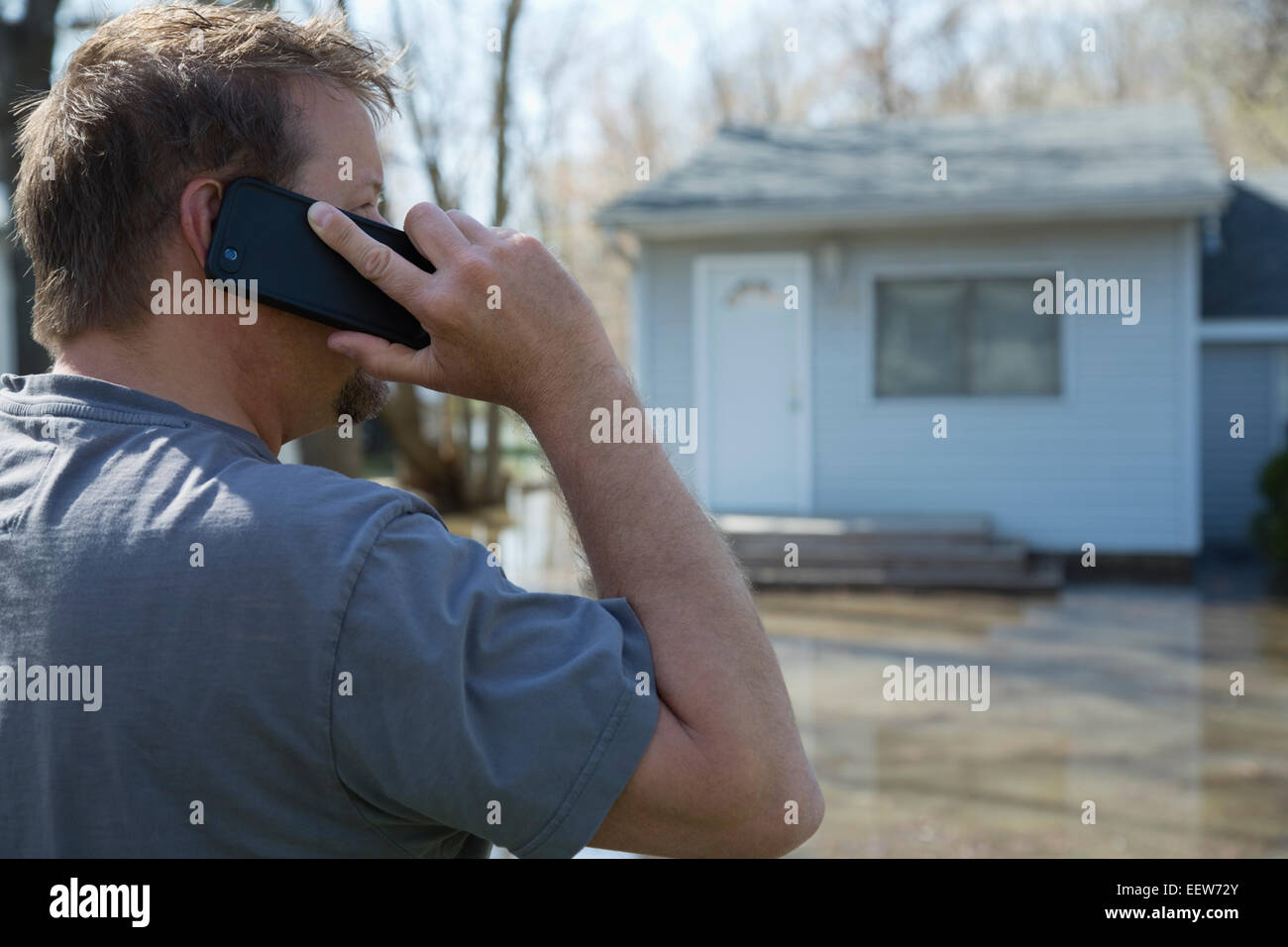 Person using smartphone water hi-res stock photography and images - Alamy
