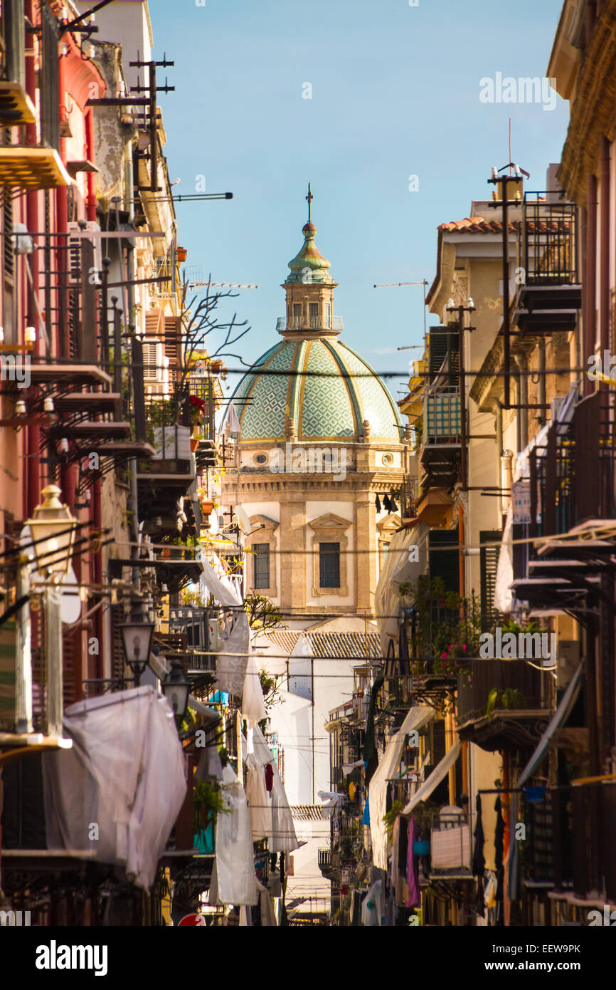 Palermo street view hi-res stock photography and images - Alamy