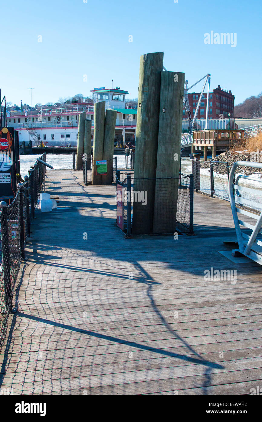 Harbor dock hi-res stock photography and images - Alamy
