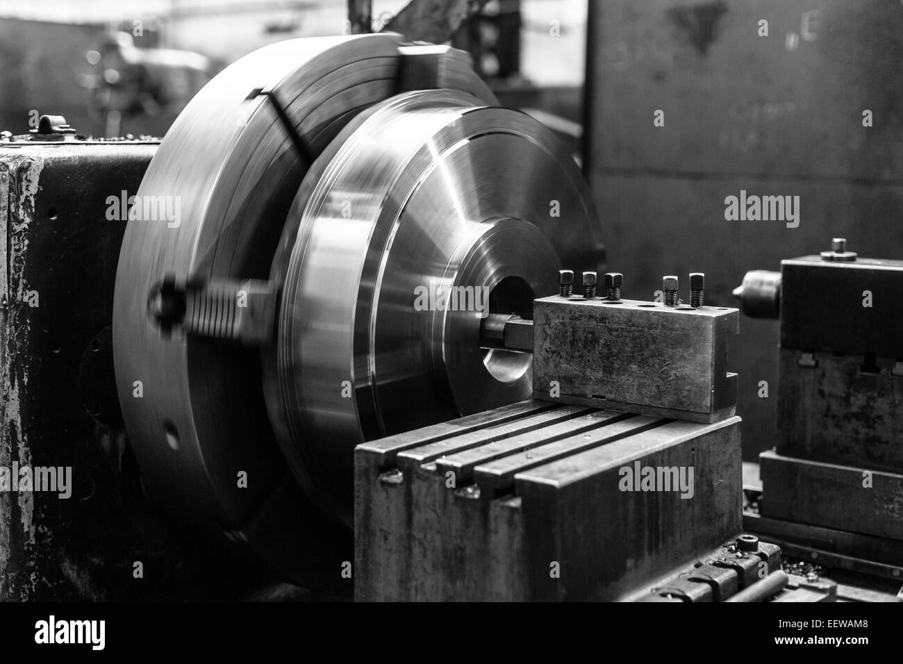 Machines metal industrial factory Black and White Stock Photos & Images ...
