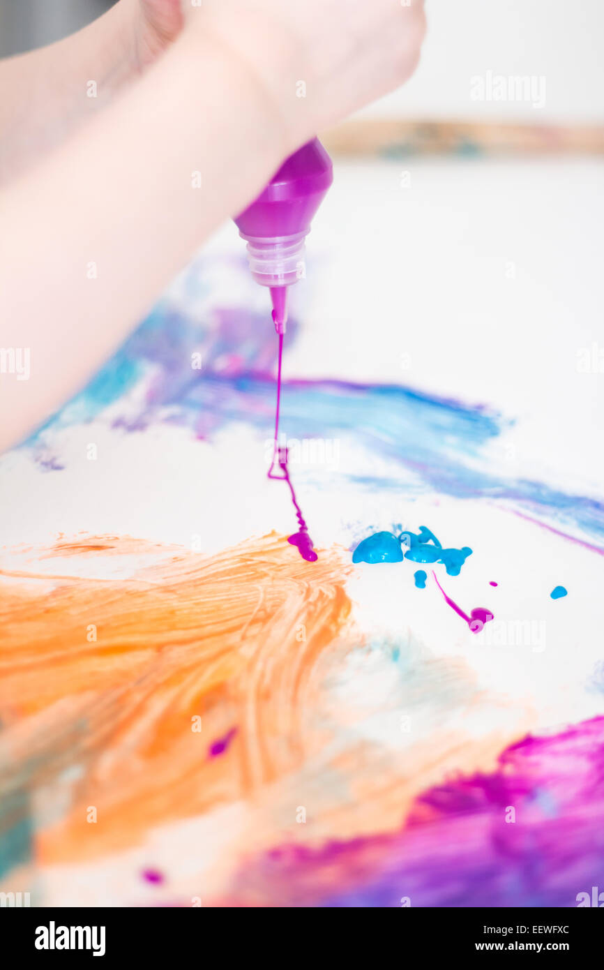 Squeeze paint hi-res stock photography and images - Alamy