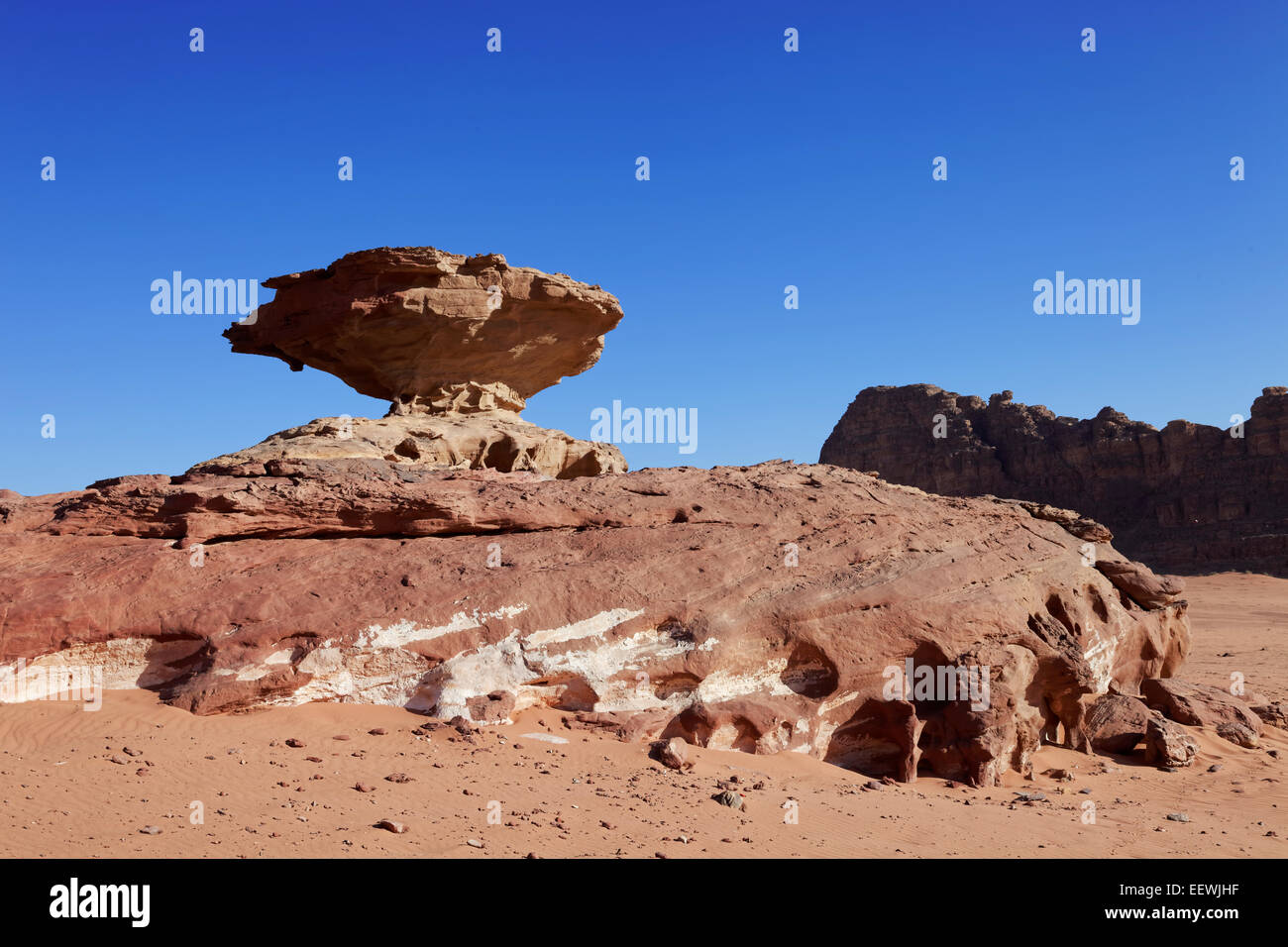 Mushroom-shaped balancing rock, desert, Wadi Rum, Jordan Stock Photo ...