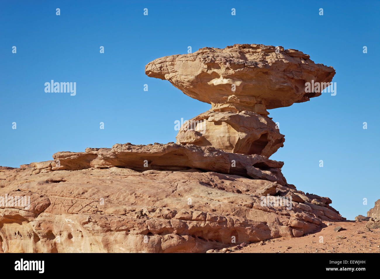 Mushroom-shaped balancing rock, desert, Wadi Rum, Jordan Stock Photo ...