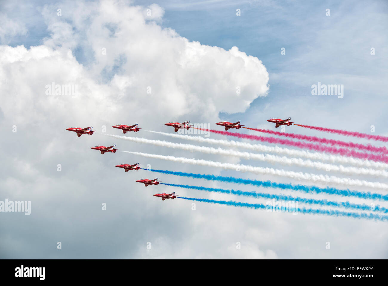 Military cloud formation hi-res stock photography and images - Alamy
